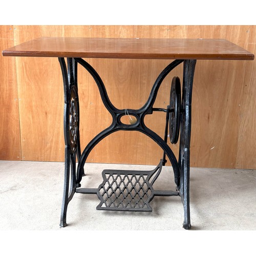 Vintage Singer sewing machine table, cast metal base with wooden top ...