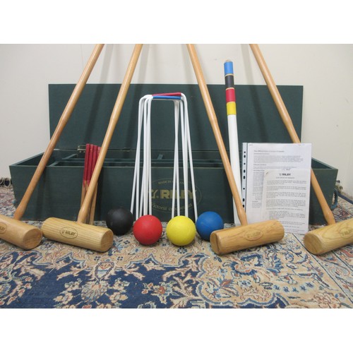 Riley 'Victoria' croquet set, with full-size branded equipment ...