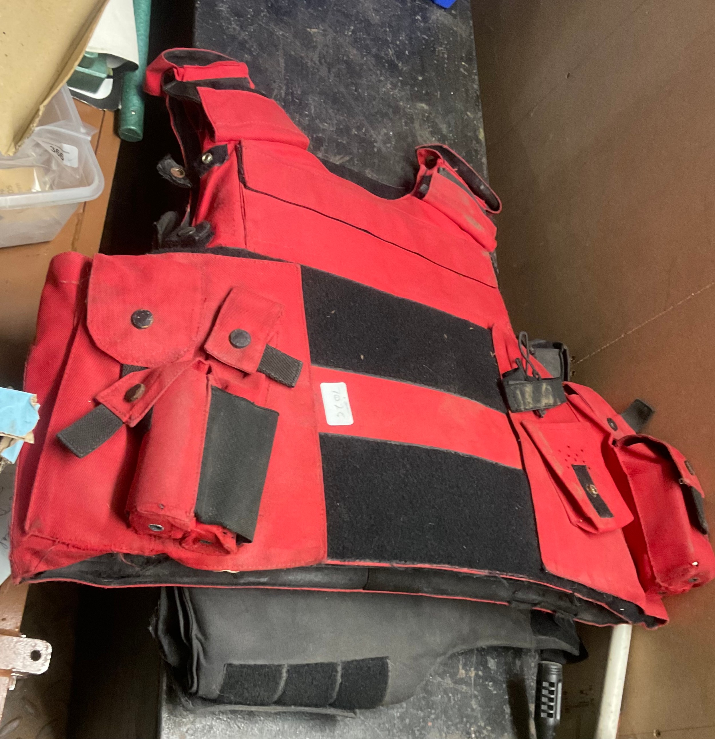 9 protective Kevlar vests and 9 Kevlar helmet liners Bradleys shipping ...