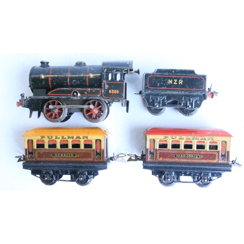 Rare Hornby Meccano O gauge clockwork 0-4-0 locomotive model with 2 ...