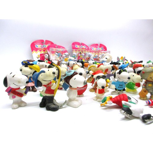 Collection of miniature Peanuts toy figurines comprising Hallmark ...