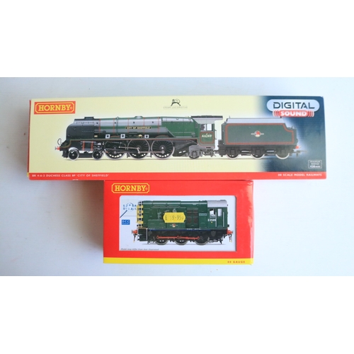 Two OO gauge BR green late crest electric locomotive models from Hornby ...