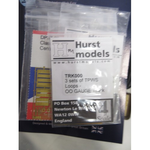Collection of previously-used model railway accessories mostly HO/OO ...