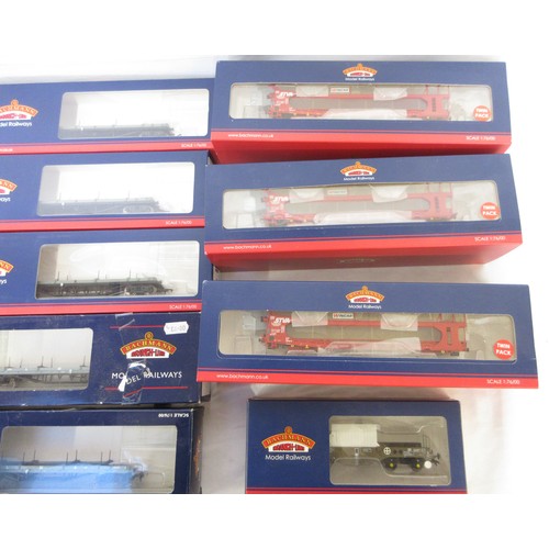 Twenty-six boxed OO gauge Bachmann rolling stock to incl. 3x 30 Ton ...