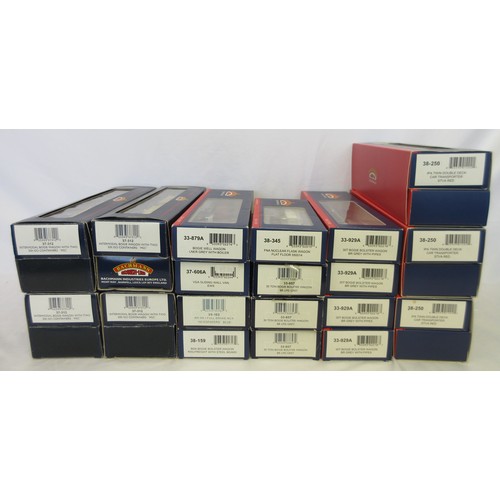 Twenty-six boxed OO gauge Bachmann rolling stock to incl. 3x 30 Ton ...