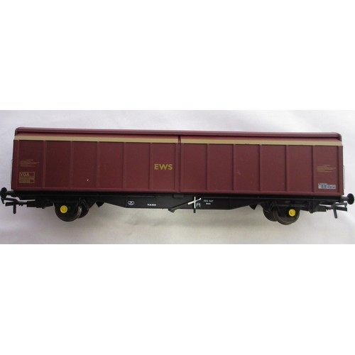 Twenty-six boxed OO gauge Bachmann rolling stock to incl. 3x 30 Ton ...