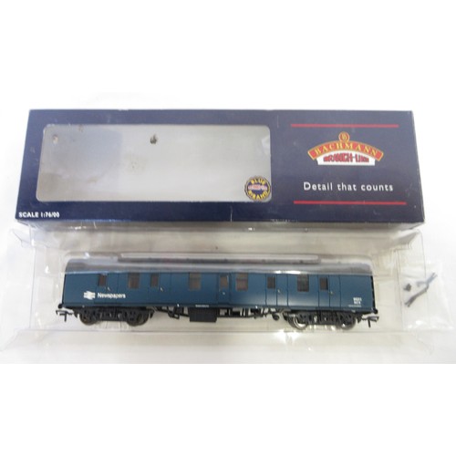 Twenty-six boxed OO gauge Bachmann rolling stock to incl. 3x 30 Ton ...