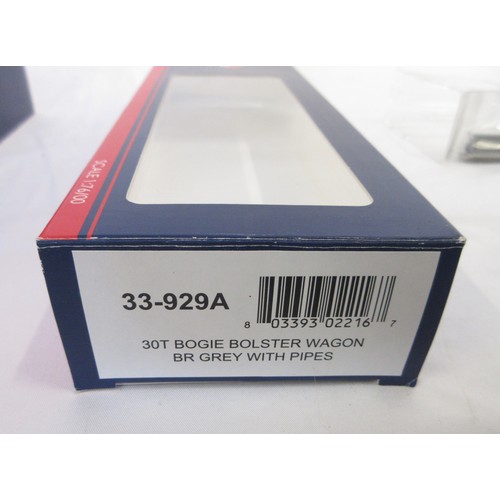 Twenty-six boxed OO gauge Bachmann rolling stock to incl. 3x 30 Ton ...