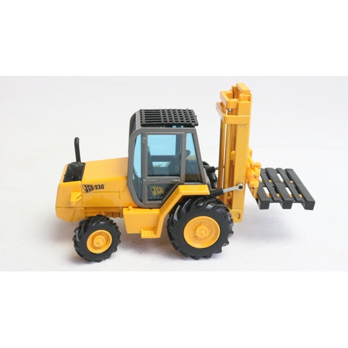 Collection of six 1/35 scale diecast JCB plant machinery models from ...