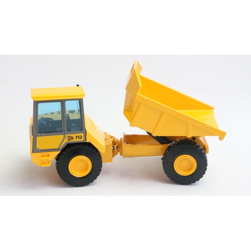 Collection of six 1/35 scale diecast JCB plant machinery models from ...
