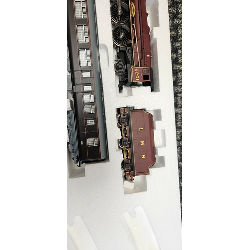 Hornby 00 gauge model railway - The Royal Train