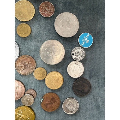 Miscellaneous coins and buttons