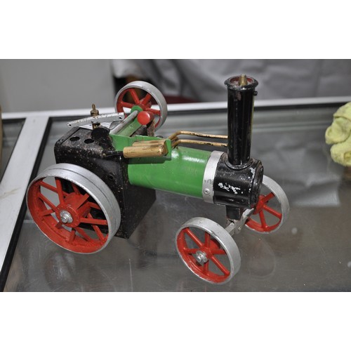MAMOD TRACTION ENGINE IN ORIGINAL BOX AND STEERING ROD (NO BURNER TRAY)