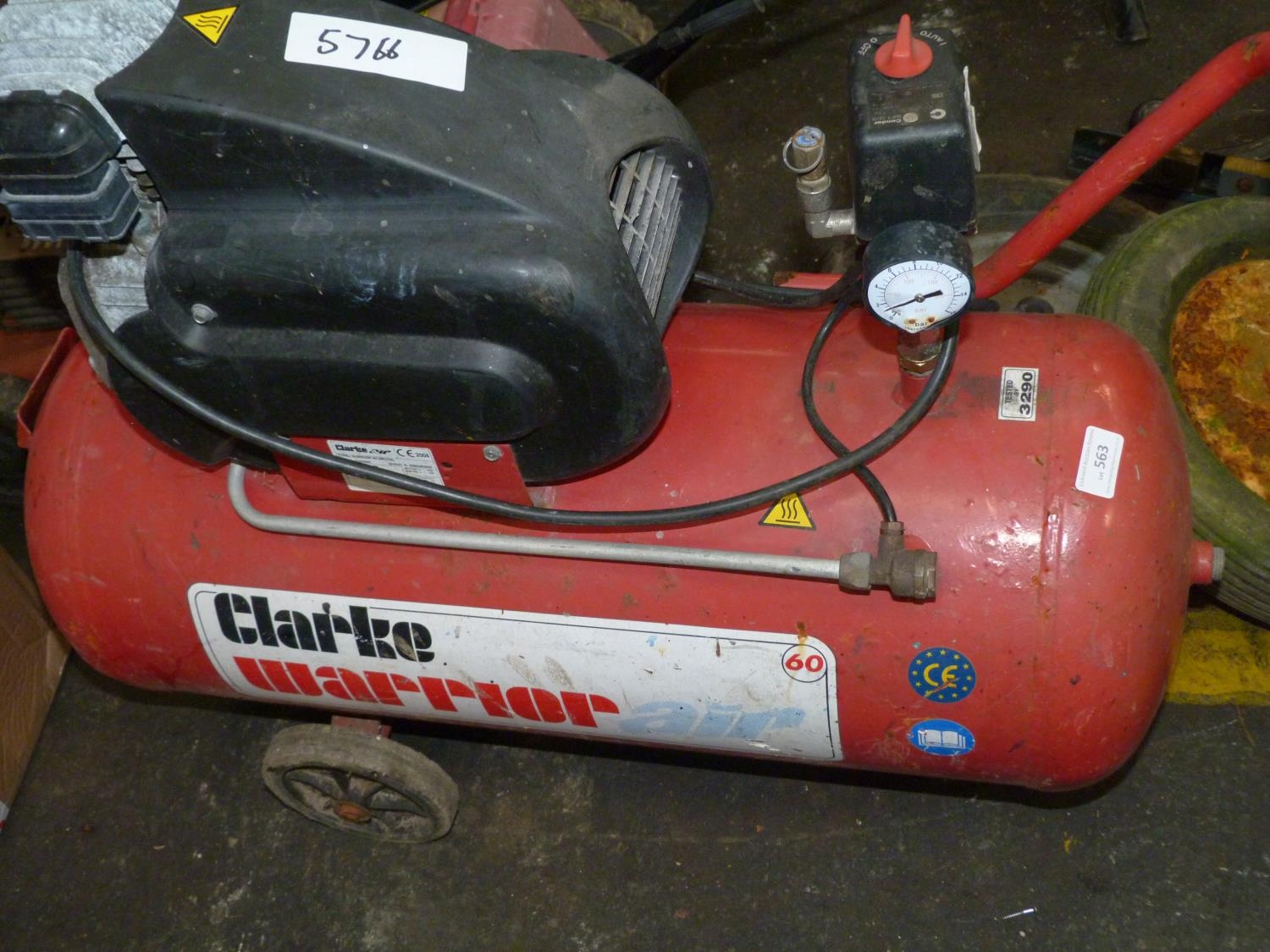CLARKE AIR COMPRESSOR APPROX 100-150L