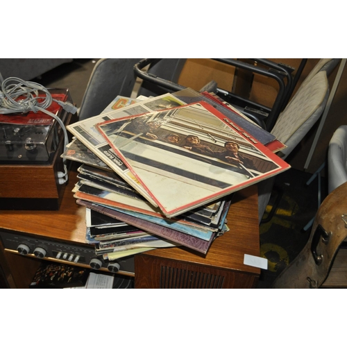 COLLECTABLE RECORDS INC BEATLES , PINK FLOYD , BILLY JOEL AND CLAPTON ETC