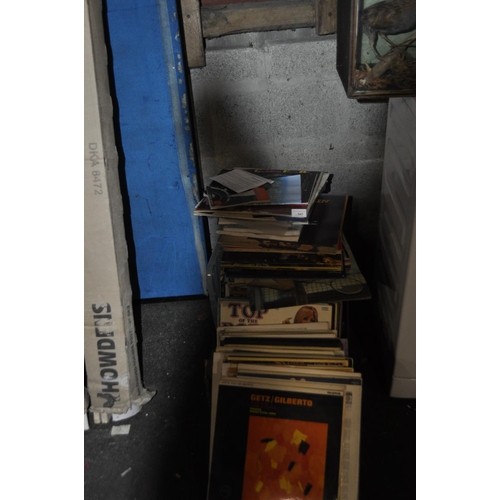 LARGE QUANTITY OF MIXED RECORDS INC. TOP OF THE POPS, CLASSICAL AND MORE