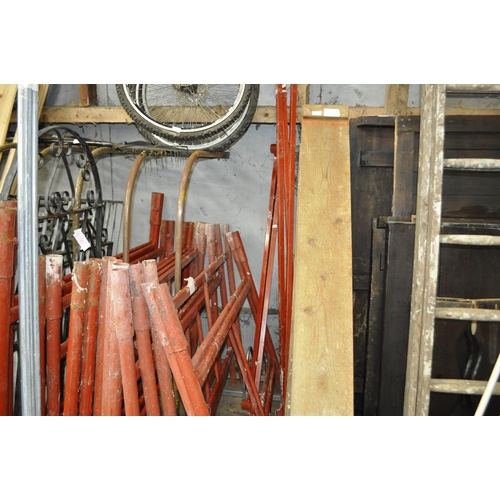 GOOD QUALITY SCAFFOLD TOWER IN VERY GOOD CONDITION, 7 LIFTS WITH FEET ...