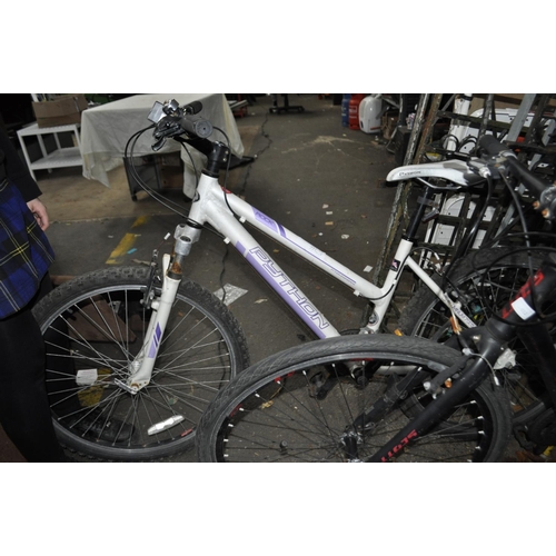 PYTHON ROCK LADIES HARD TAIL MOUNTAIN BIKE WITH WORKING DINGALING