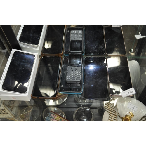 SELECTION OF MIXED SMARTPHONES INC IPHONE, MOTOROLA, SAMSUNG