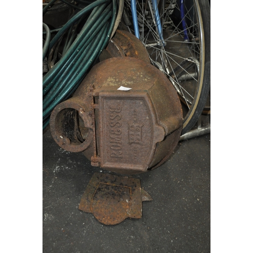 DECORATIVE CAST IRON GARDEN ORNAMENT