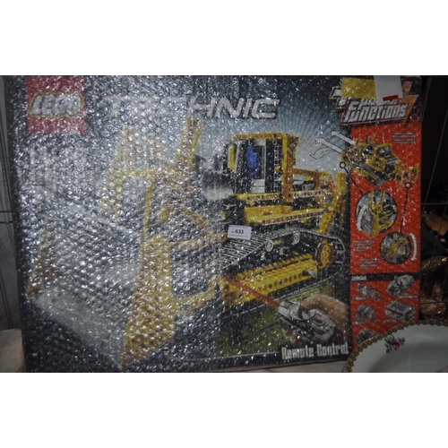 A LEGO TECHNIC 8265 FRONT LOADER REMOTE CONTROL SET