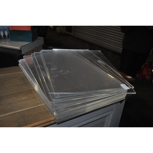 14 X SHEETS OF CLEAR 5MM PERSPEX SHEETS. EACH SHEET MEASURES 503MM X 303MM