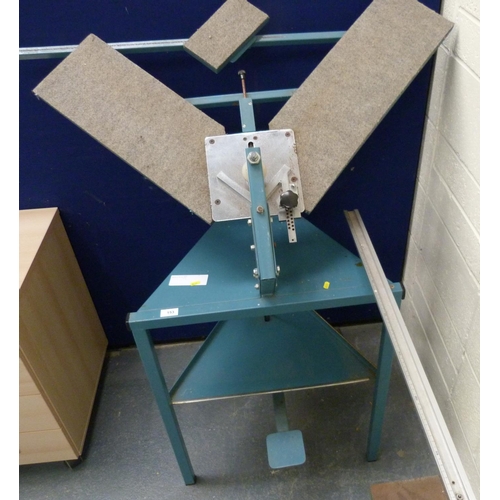 'Euro' foot operated framing under-pinner, with 10mm pins.