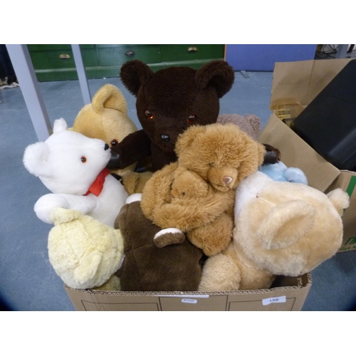 Collection of teddy bears.
