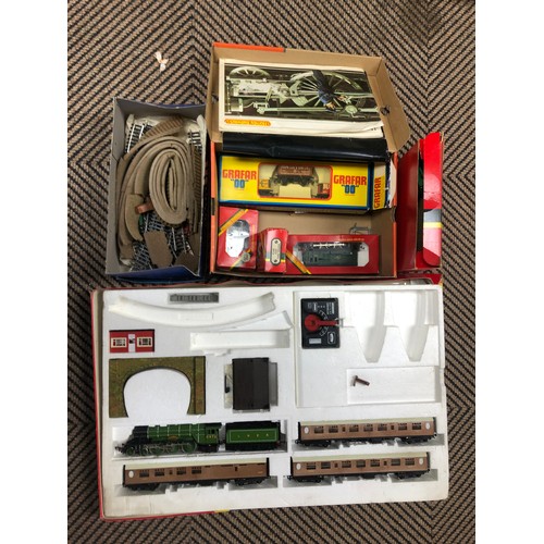Hornby R176 Flying Scotsman train set with 00 R.156 Diesel shunter and ...
