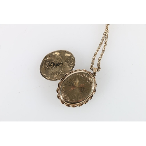 9ct gold locket, 3 cm, on 9ct gold chain, 12.6 g gross.