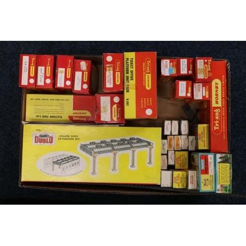 Triang Hornby OO gauge model railways including R355 0-4-0 Industrial ...