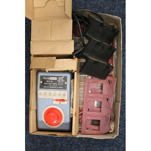 Triang Hornby OO gauge model railways including R355 0-4-0 Industrial ...