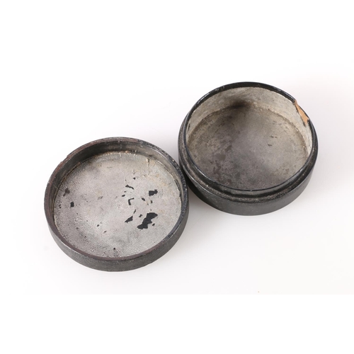 19th century circular lacquered snuff box with Masonic insignia to the ...