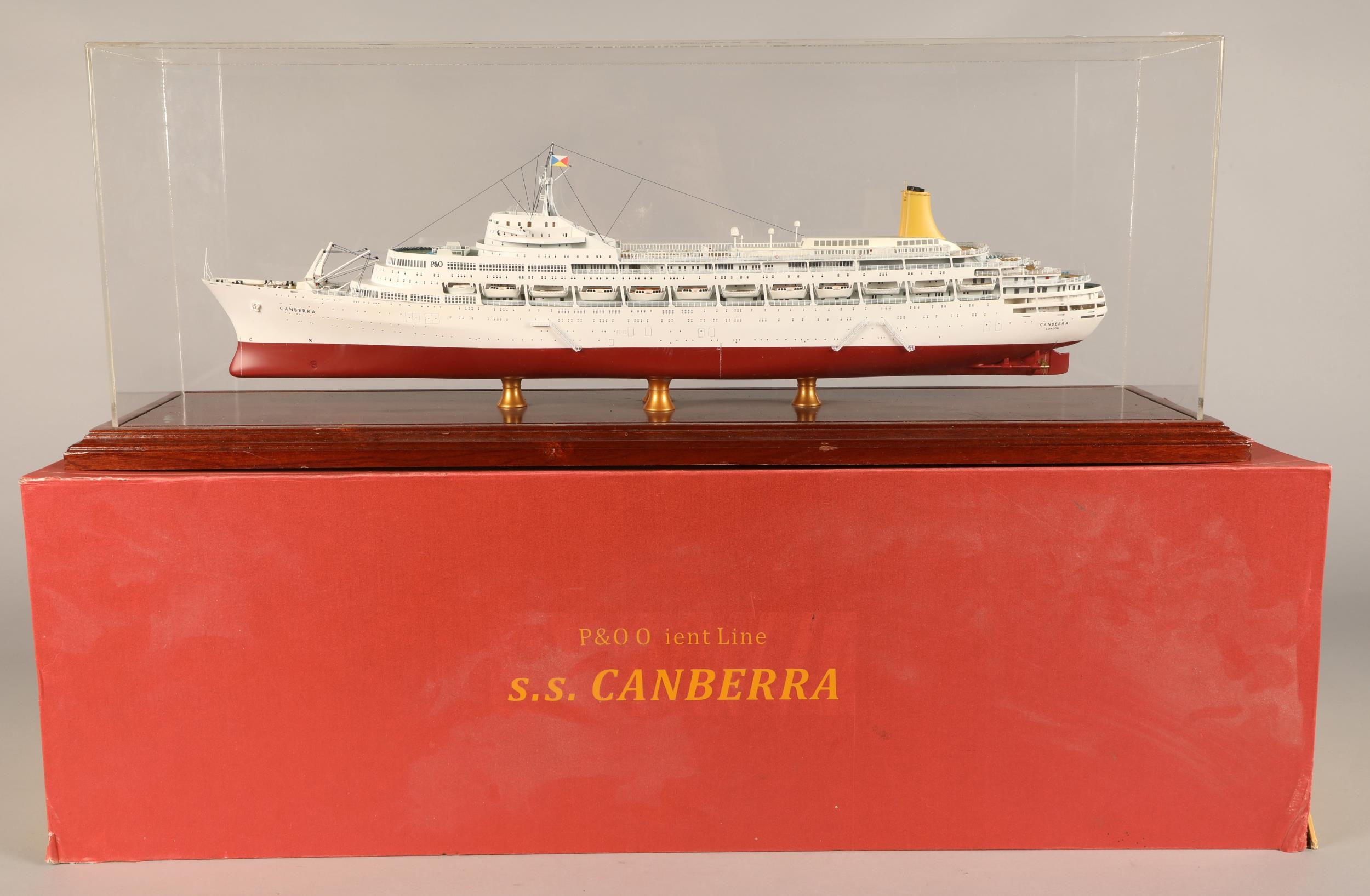 P & O S.S. Canberra model ship in display case, case measurements 26cm ...