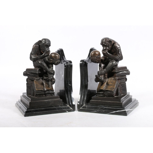 Pair of cold-cast bronze monkey bookends, after Christophe Fratin.