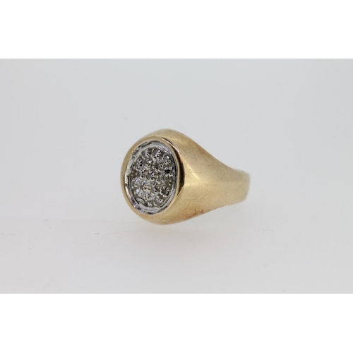 9ct gold signet ring set with cluster of illusion set diamonds, size P ...