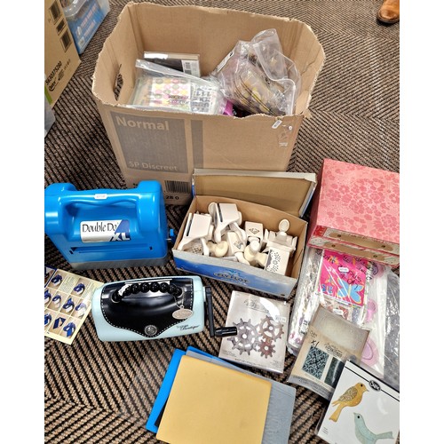 Quantity of crafting materials, embossing, Double Do XL, Texture ...