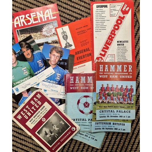 Extensive collection of football programmes to include mostly English ...