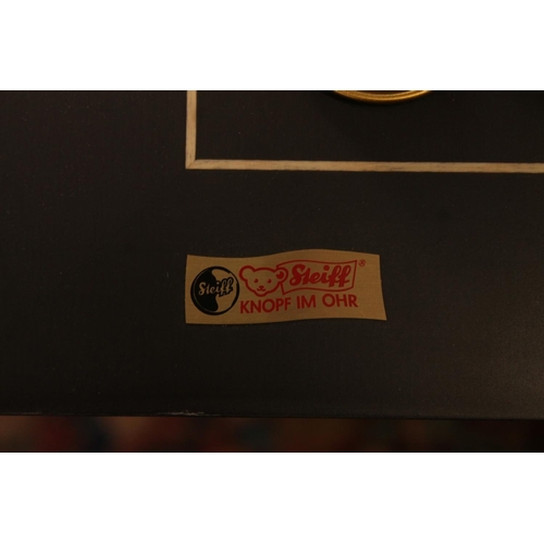 Steiff 656354 The Original Steiff Chess Game 2007 comprising 32 bears ...