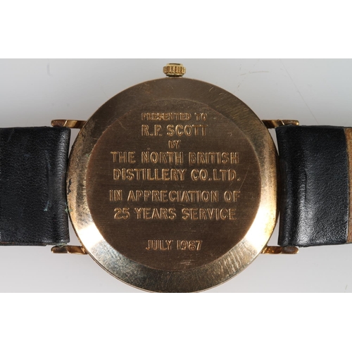 Gents 9ct gold cased Record De Luxe quartz wristwatch, with date ...
