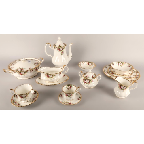 Royal Albert 'Celebration' patterned dinner service