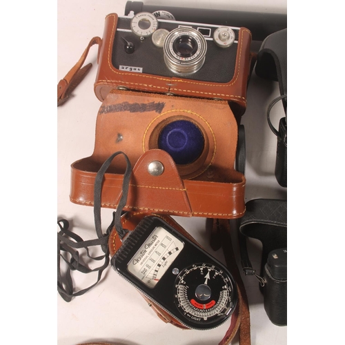 Vintage cameras to include Argus rangefinder camera fitted with Argus ...