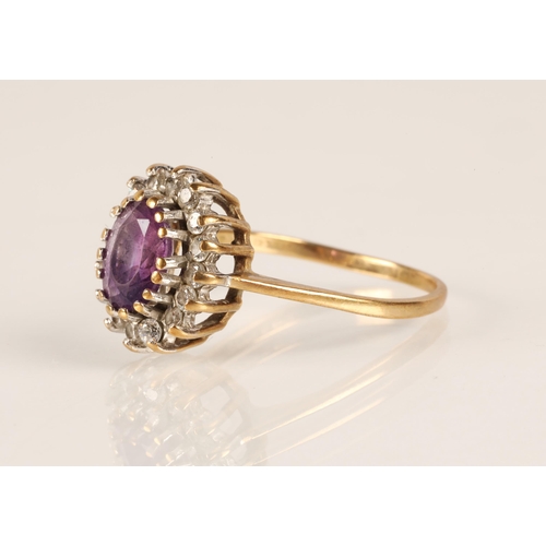 Ladies 9ct gold gem set ring, ring size Q