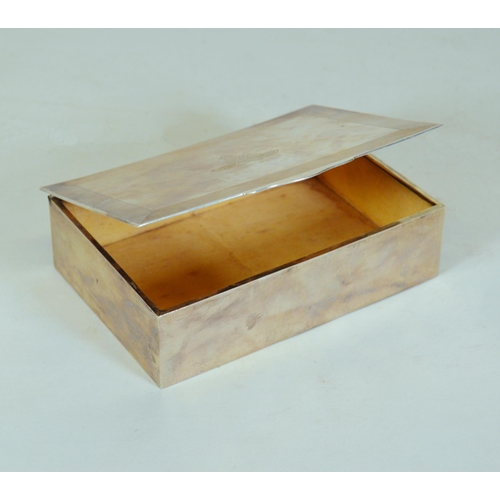 Silver cigarette box with Royal Artillery insignia to the hinged top ...