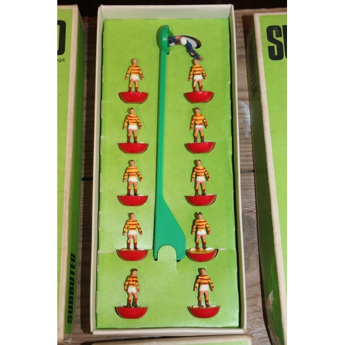 Subbuteo boxed teams, corner kickers, diving goalkeepers with caps, mat ...