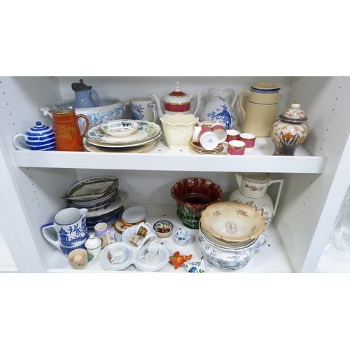 Victorian toilet jug, chamber pot, Majolica planter, 'Willow' pattern ...