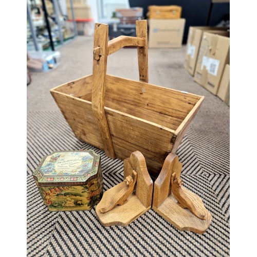 Wooden trug containing a pair of oak cat design bookends and a vintage ...