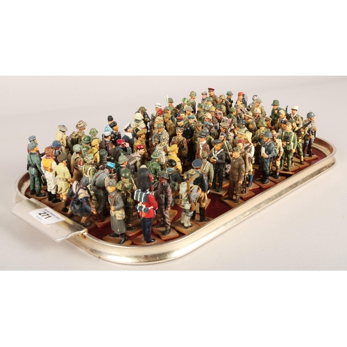 Collection of Delprado led soldier figures.