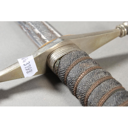 Early 20th century Scottish broadsword having etched fullered blade ...