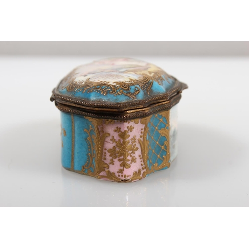 French Sevres style porcelain trinket/snuff box.